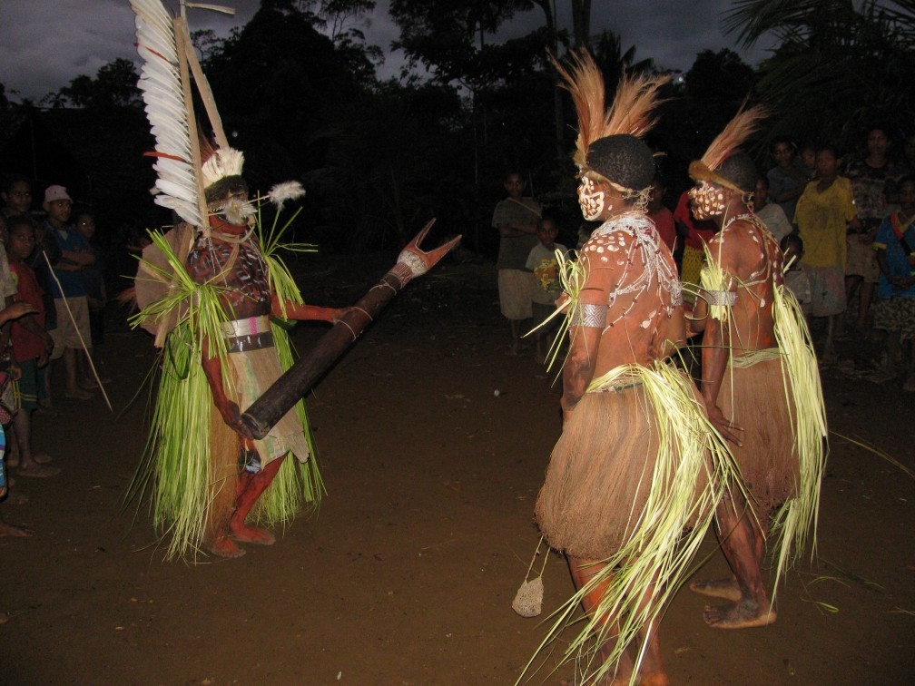 U KANIBALI … CZĘŚĆ II BOGACTWO KULTUROWE … | Turystyka Bez Granic